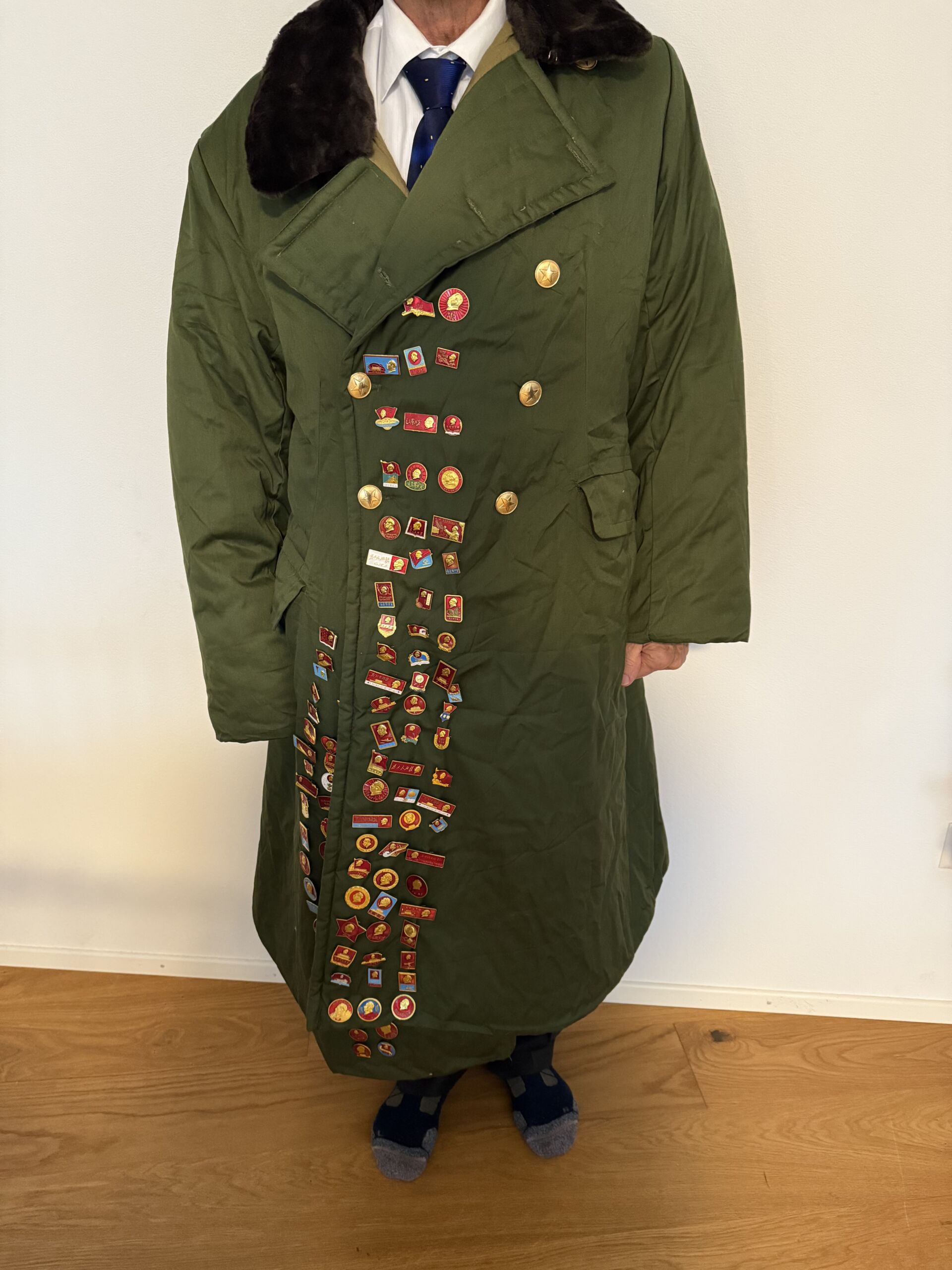 Manteau patriotique pour le plus offrant - sinoptic.ch